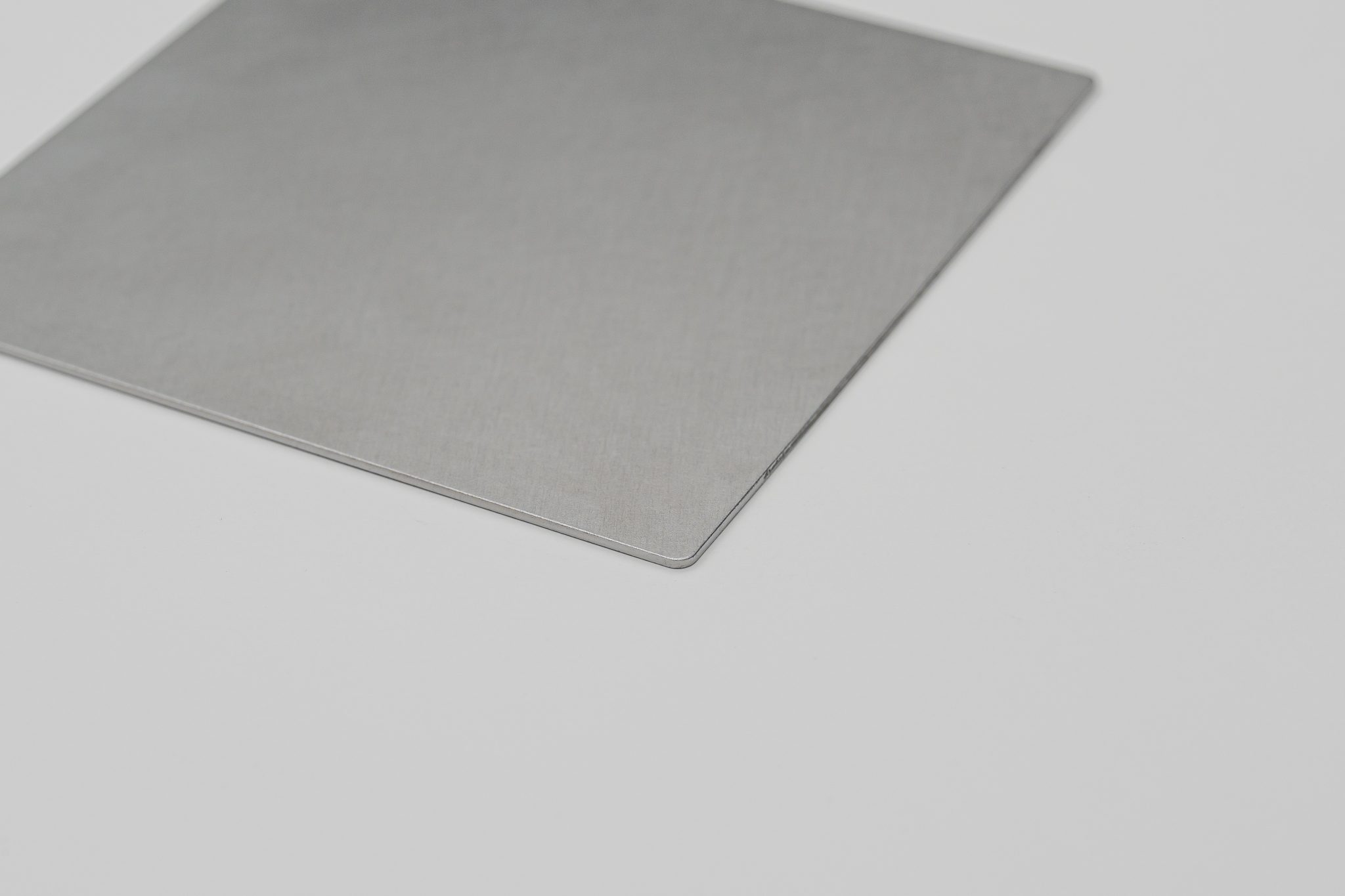 圧延鋼板とは？SPHC（熱間圧延鋼板）とSPCC（冷間圧延鋼板）を解説 | meviy | ミスミ