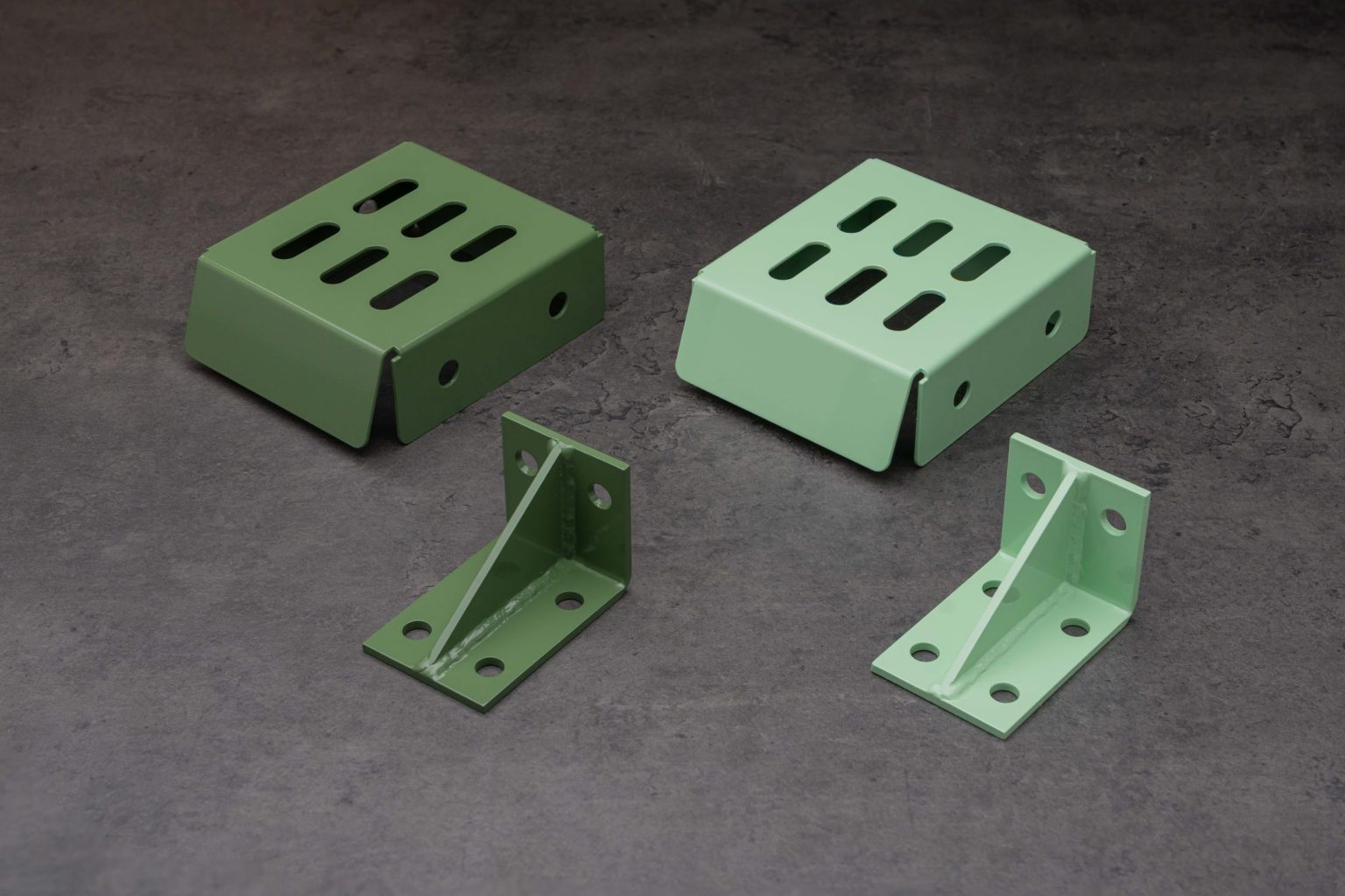 【板金加工・板金溶接】カラフルで人気の溶剤塗装色を追加！現場に映える緑系2色が新たにラインアップ | meviy | ミスミ